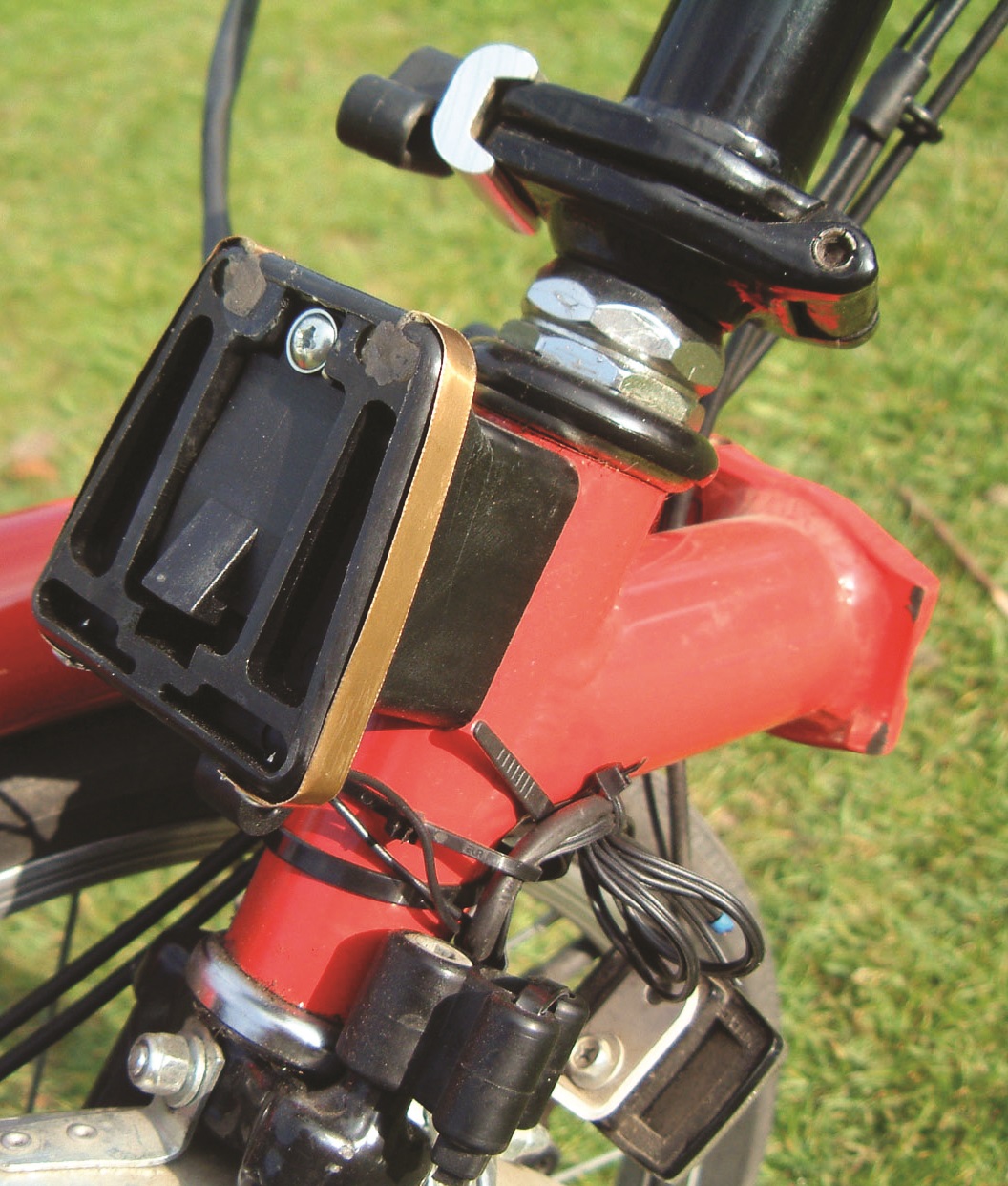 Electric Bromptons Compared: Brompton Electric, Swytch, Nano ...